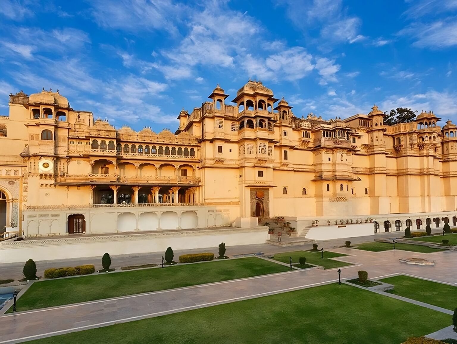 Flavors of Udaipur: Discovering the City’s Hidden Food Gems – The Route ...